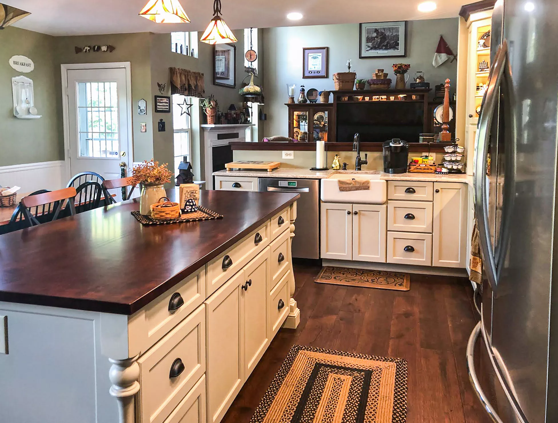 J and M Custom Kitchens - Just Plain Business