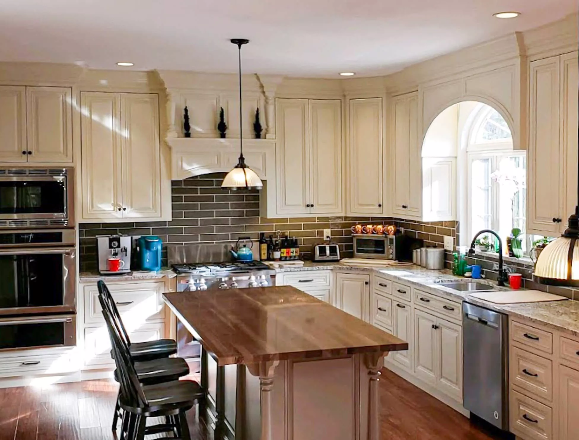 J and M Custom Kitchens - Just Plain Business