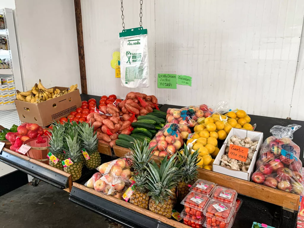 Jamesport Country Store - Just Plain Business